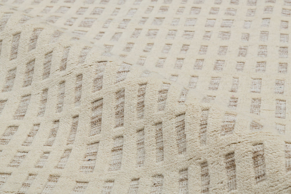 STARK Pello Wool Blend Hand-Knotted Rug with Geometric Design